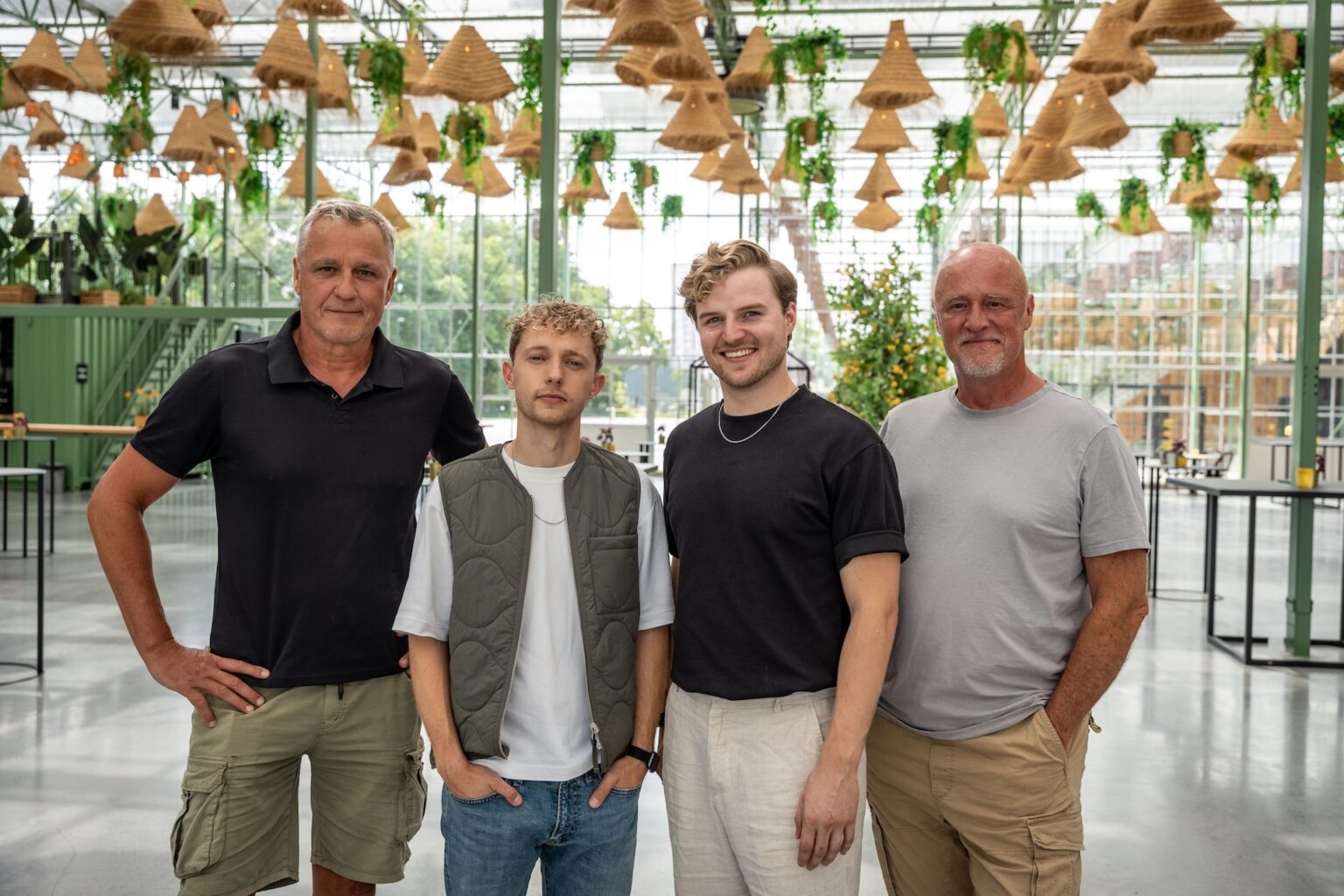 Cast '40-45 de Musical' versterkt met oa Chris Tates en Sem van der ...